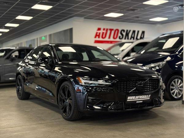 Black Volvo S60 2024 in Klaipeda, with an engine capacity of 2.00 L and mileage of 38 thousand km for 21950 €, photo 7 on AUTOMOTO.COM.LV