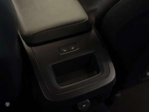 Black Volvo S60 2024 in Klaipeda, with an engine capacity of 2.00 L and mileage of 38 thousand km for 21950 €, photo 16 on AUTOMOTO.COM.LV