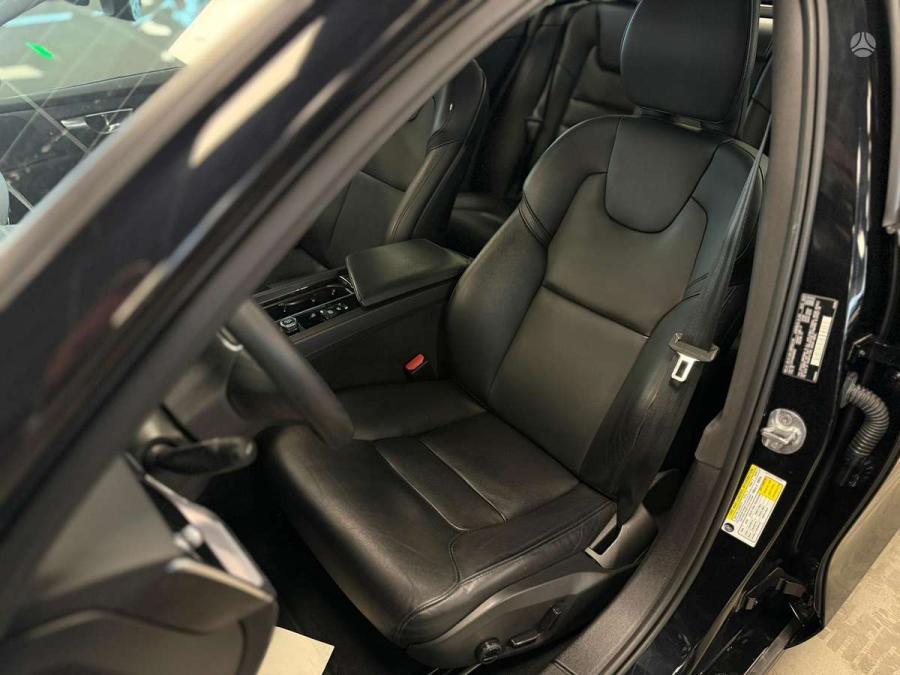 Black Volvo S60 2024 in Klaipeda, with an engine capacity of 2.00 L and mileage of 38 thousand km for 21950 €, photo 21 on AUTOMOTO.COM.LV