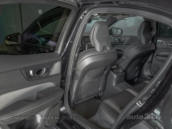 Черный Вольво С60 2024 в Таллин, объемом двигателя 2.00 л и пробегом 28 тыс. км за 43900 €, фото 7 на AUTOMOTO.COM.LV