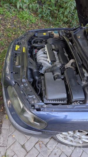 Zils Volvo S60 2001 Rīga, ar dzinēja tilpumu 2.40 L un nobraukumu 36 tūkst. km par 1000 €, foto 7 vietnē AUTOMOTO.COM.LV
