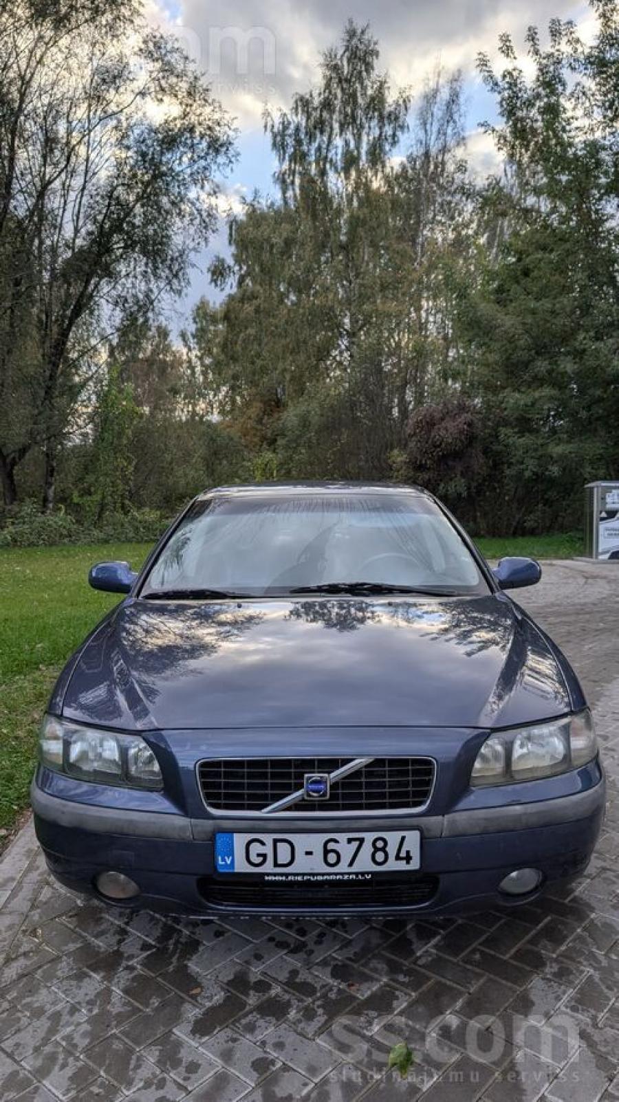 Zils Volvo S60 2001 Rīga, ar dzinēja tilpumu 2.40 L un nobraukumu 36 tūkst. km par 1000 €, foto 10 vietnē AUTOMOTO.COM.LV