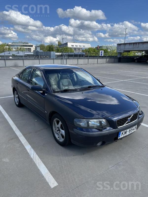 Zils Volvo S60 2004 Rīga, ar dzinēja tilpumu 2.40 L un nobraukumu 336 tūkst. km par 1200 €, foto 3 vietnē AUTOMOTO.COM.LV