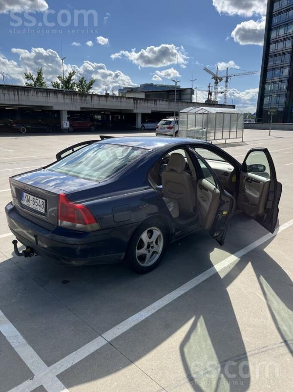Blue Volvo S60 2004 in Riga, with an engine capacity of 2.40 L and mileage of 336 thousand km for 1000 €, photo 7 on AUTOMOTO.COM.LV