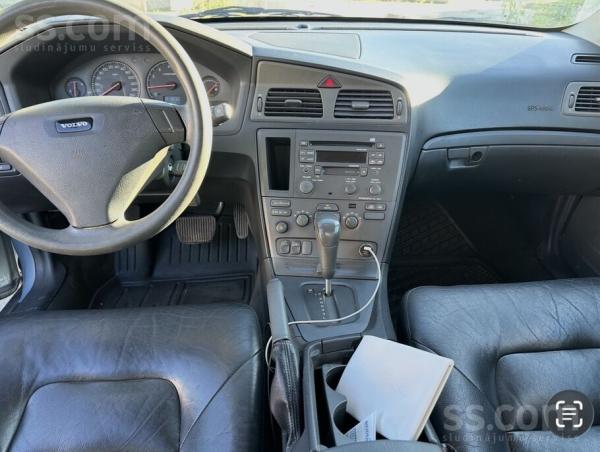 Zils Volvo S60 2000 Rīga, ar dzinēja tilpumu 2.40 L un nobraukumu 274 tūkst. km par 2700 €, foto 6 vietnē AUTOMOTO.COM.LV