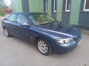 Zils Volvo S60 2000 Šauļi, ar dzinēja tilpumu 2.40 L un nobraukumu 330 tūkst. km par 780 €, foto 3 vietnē AUTOMOTO.COM.LV