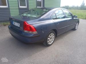 Zils Volvo S60 2000 Šauļi, ar dzinēja tilpumu 2.40 L un nobraukumu 330 tūkst. km par 780 €, foto 5 vietnē AUTOMOTO.COM.LV