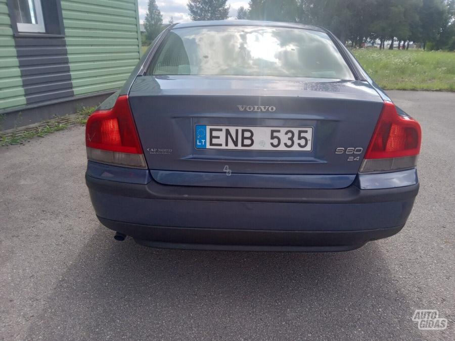 Zils Volvo S60 2000 Šauļi, ar dzinēja tilpumu 2.40 L un nobraukumu 330 tūkst. km par 780 €, foto 6 vietnē AUTOMOTO.COM.LV