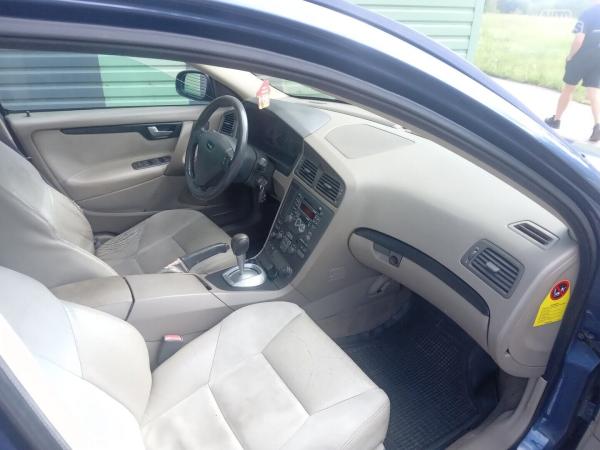Zils Volvo S60 2000 Šauļi, ar dzinēja tilpumu 2.40 L un nobraukumu 330 tūkst. km par 780 €, foto 7 vietnē AUTOMOTO.COM.LV