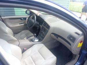 Zils Volvo S60 2000 Šauļi, ar dzinēja tilpumu 2.40 L un nobraukumu 330 tūkst. km par 780 €, foto 8 vietnē AUTOMOTO.COM.LV
