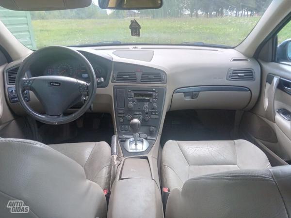 Zils Volvo S60 2000 Šauļi, ar dzinēja tilpumu 2.40 L un nobraukumu 330 tūkst. km par 780 €, foto 9 vietnē AUTOMOTO.COM.LV
