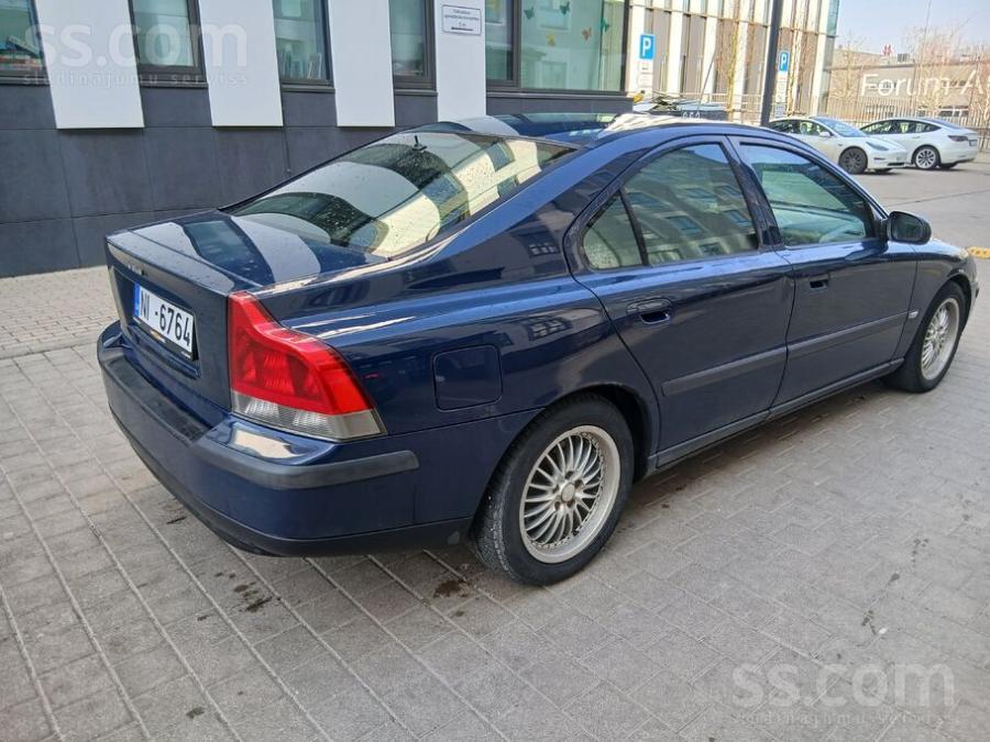 Zils Volvo S60 2001 Aizkraukle, ar dzinēja tilpumu 2.40 L un nobraukumu 0 tūkst. km par 700 €, foto 2 vietnē AUTOMOTO.COM.LV
