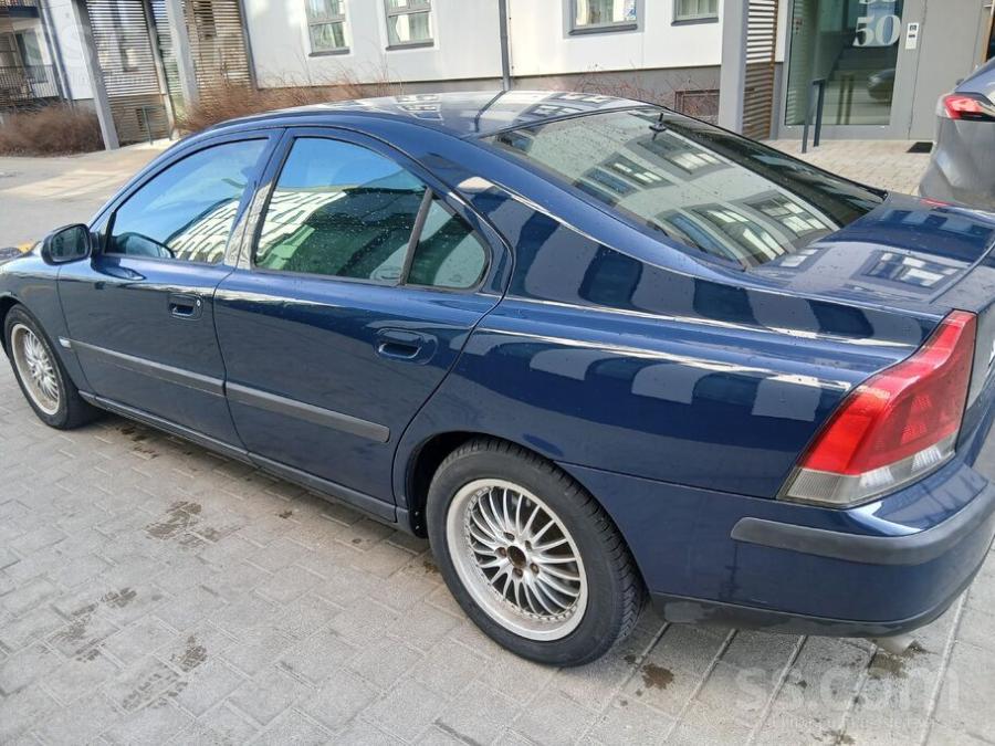 Zils Volvo S60 2001 Aizkraukle, ar dzinēja tilpumu 2.40 L un nobraukumu 0 tūkst. km par 700 €, foto 4 vietnē AUTOMOTO.COM.LV