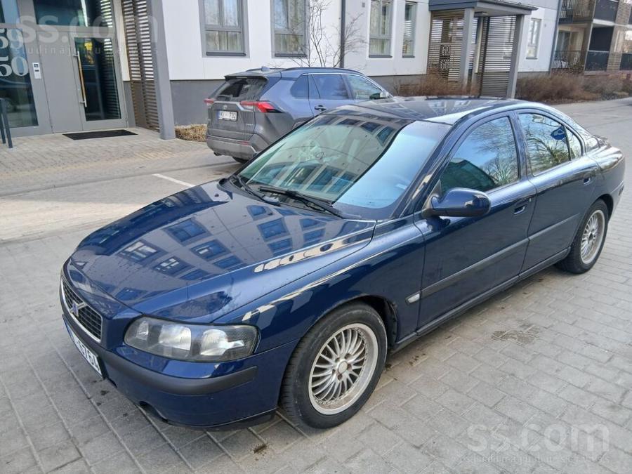 Zils Volvo S60 2001 Aizkraukle, ar dzinēja tilpumu 2.40 L un nobraukumu 0 tūkst. km par 700 €, foto 5 vietnē AUTOMOTO.COM.LV