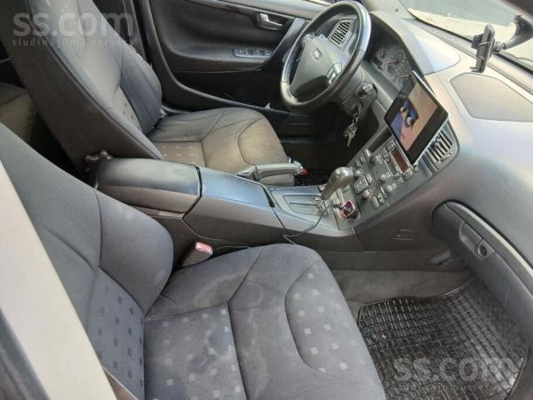 Zils Volvo S60 2001 Aizkraukle, ar dzinēja tilpumu 2.40 L un nobraukumu 0 tūkst. km par 700 €, foto 7 vietnē AUTOMOTO.COM.LV