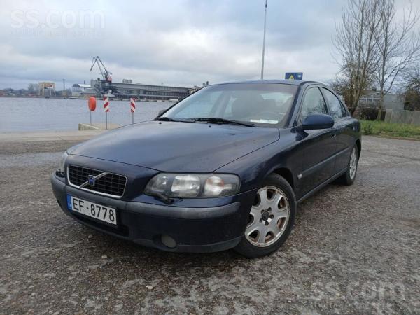 Zils Volvo S60 2001 Rīga, ar dzinēja tilpumu 2.40 L un nobraukumu 203 tūkst. km par 1450 €, foto 1 vietnē AUTOMOTO.COM.LV