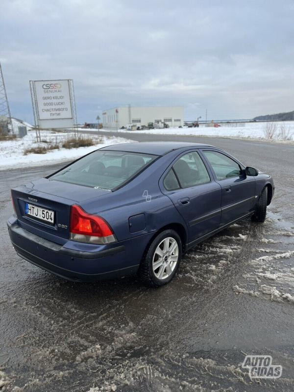Zils Volvo S60 2001 Kauņa, ar dzinēja tilpumu 2.40 L un nobraukumu 416 tūkst. km par 800 €, foto 2 vietnē AUTOMOTO.COM.LV