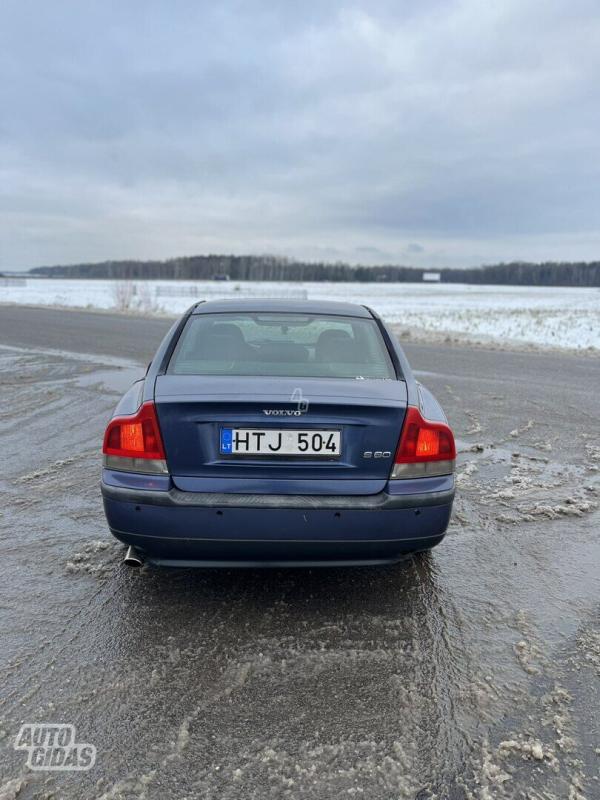 Zils Volvo S60 2001 Kauņa, ar dzinēja tilpumu 2.40 L un nobraukumu 416 tūkst. km par 800 €, foto 3 vietnē AUTOMOTO.COM.LV