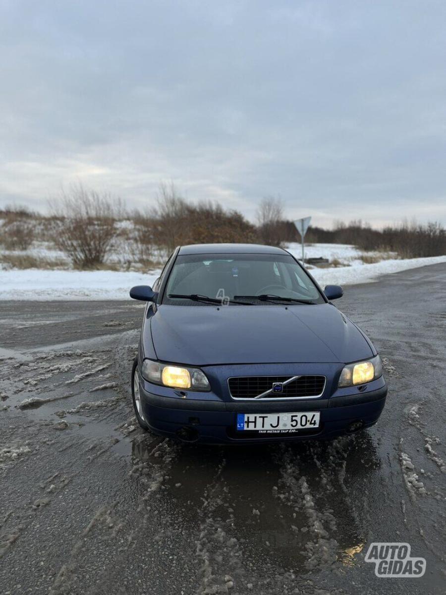 Blue Volvo S60 2001 in Kaunas, with an engine capacity of 2.40 L and mileage of 416 thousand km for 800 €, photo 5 on AUTOMOTO.COM.LV