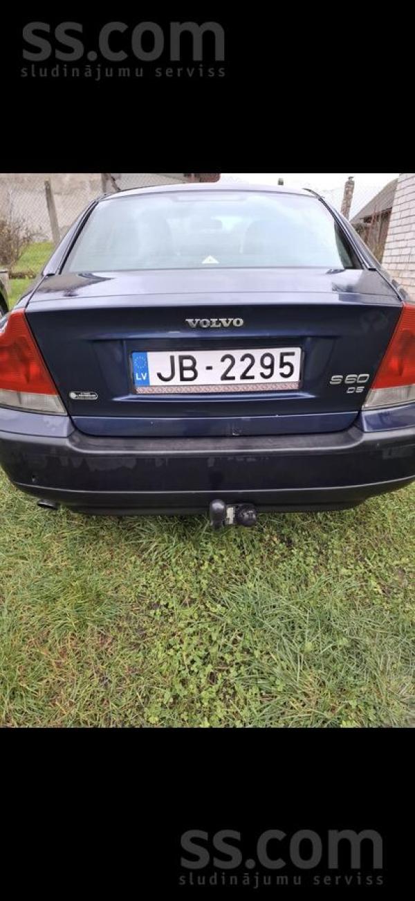 Blue Volvo S60 2001 in Valmiera, with an engine capacity of 2.40 L and mileage of 302 thousand km for 1200 €, photo 1 on AUTOMOTO.COM.LV