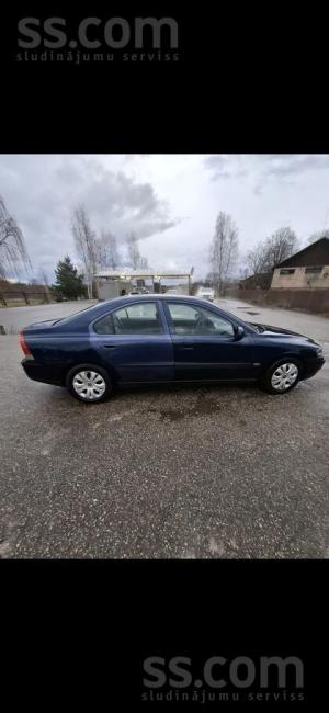 Zils Volvo S60 2001 Valmiera, ar dzinēja tilpumu 2.40 L un nobraukumu 302 tūkst. km par 1200 €, foto 5 vietnē AUTOMOTO.COM.LV