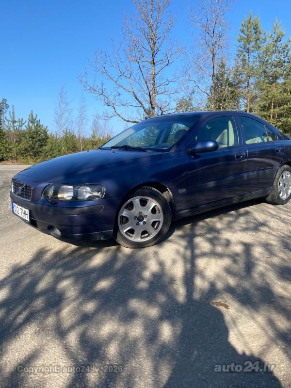 Zils Volvo S60 2001 Tallina, ar dzinēja tilpumu 2.40 L un nobraukumu 0 tūkst. km par 2399 €, foto 2 vietnē AUTOMOTO.COM.LV