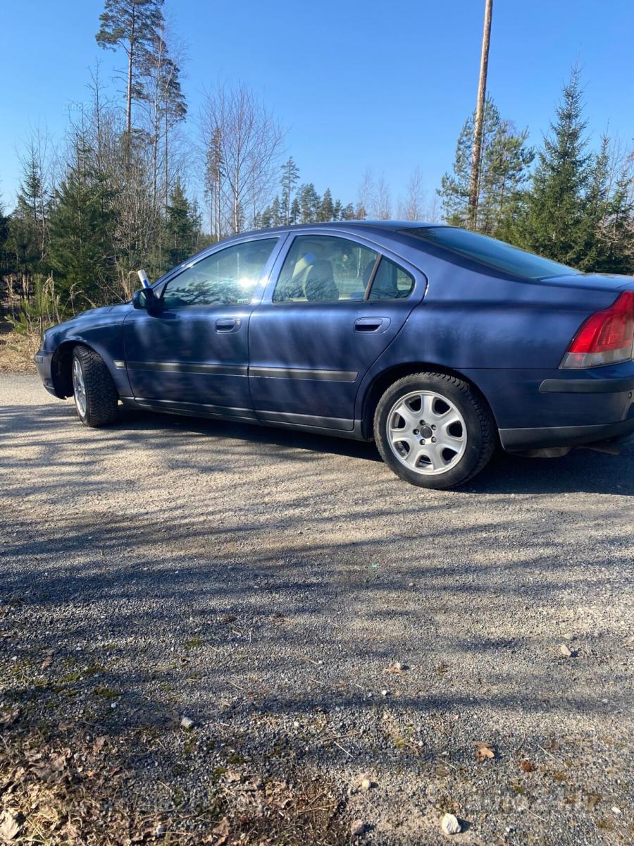 Zils Volvo S60 2001 Tallina, ar dzinēja tilpumu 2.40 L un nobraukumu 0 tūkst. km par 2399 €, foto 4 vietnē AUTOMOTO.COM.LV