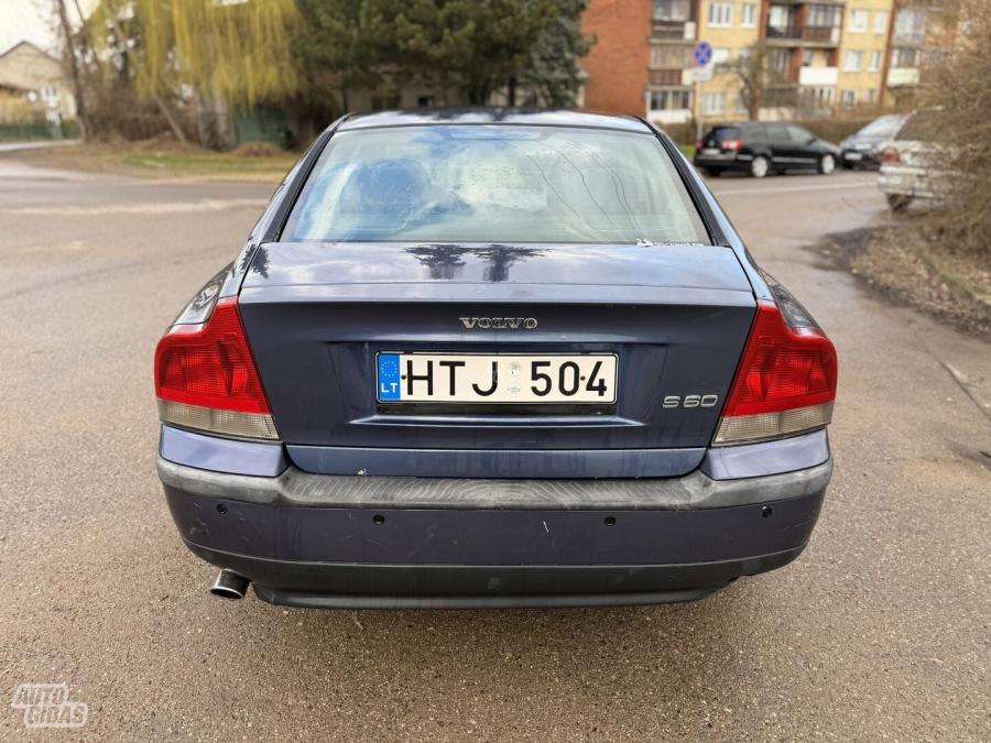 Zils Volvo S60 2001 Kauņa, ar dzinēja tilpumu 2.40 L un nobraukumu 398 tūkst. km par 1200 €, foto 8 vietnē AUTOMOTO.COM.LV