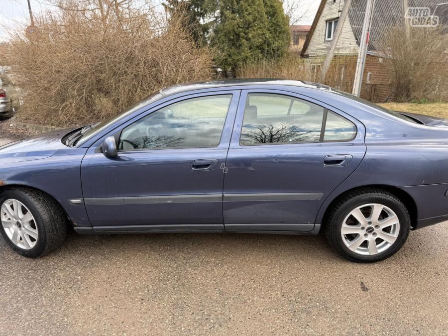 Zils Volvo S60 2001 Kauņa, ar dzinēja tilpumu 2.40 L un nobraukumu 398 tūkst. km par 1200 €, foto 11 vietnē AUTOMOTO.COM.LV