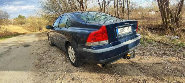 Blue Volvo S60 2001 in Kaunas, with an engine capacity of 2.40 L and mileage of 399 thousand km for 800 €, photo 4 on AUTOMOTO.COM.LV