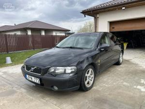 Zils Volvo S60 2001 Šauļi, ar dzinēja tilpumu 2.40 L un nobraukumu 375 tūkst. km par 600 €, foto  vietnē AUTOMOTO.COM.LV
