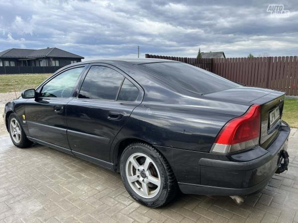 Blue Volvo S60 2001 in Siauliai, with an engine capacity of 2.40 L and mileage of 375 thousand km for 600 €, photo 3 on AUTOMOTO.COM.LV