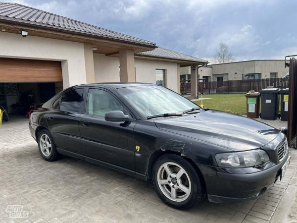 Blue Volvo S60 2001 in Siauliai, with an engine capacity of 2.40 L and mileage of 375 thousand km for 600 €, photo 6 on AUTOMOTO.COM.LV