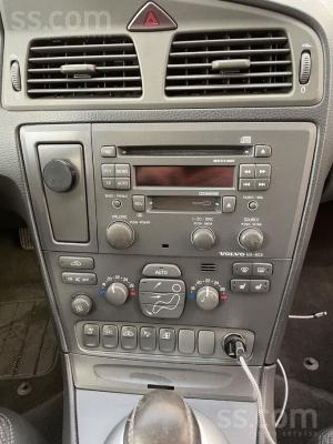 Zils Volvo S60 2001 Rīga, ar dzinēja tilpumu 2.40 L un nobraukumu 280 tūkst. km par 1600 €, foto 8 vietnē AUTOMOTO.COM.LV