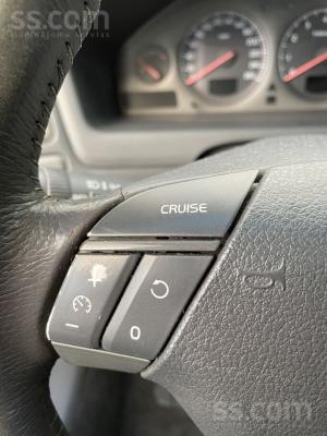 Zils Volvo S60 2001 Rīga, ar dzinēja tilpumu 2.40 L un nobraukumu 280 tūkst. km par 1600 €, foto 9 vietnē AUTOMOTO.COM.LV