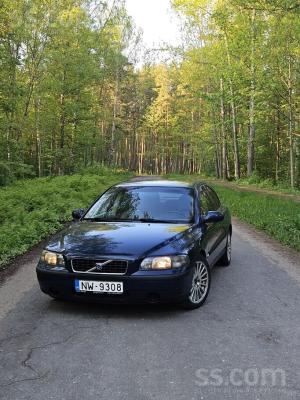 Zils Volvo S60 2001 Rīga, ar dzinēja tilpumu 2.30 L un nobraukumu 343 tūkst. km par 2470 €, foto  vietnē AUTOMOTO.COM.LV