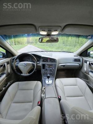 Zils Volvo S60 2001 Rīga, ar dzinēja tilpumu 2.30 L un nobraukumu 343 tūkst. km par 2470 €, foto 5 vietnē AUTOMOTO.COM.LV