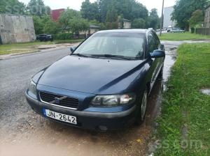 Blue Volvo S60 2001 in Riga, with an engine capacity of 2.40 L and mileage of 297 thousand km for 890 €, photo  on AUTOMOTO.COM.LV