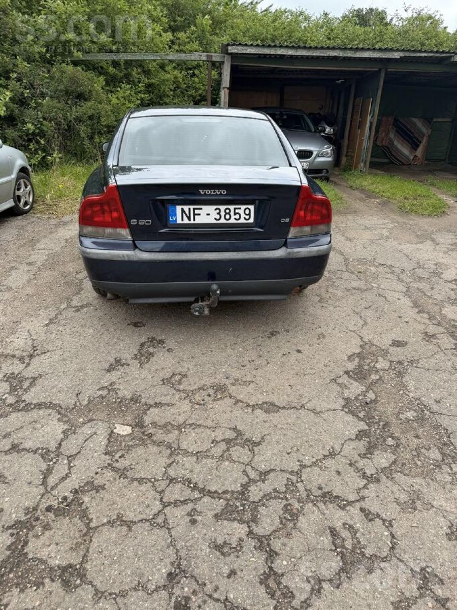 Zils Volvo S60 2001 Dobele, ar dzinēja tilpumu 2.40 L un nobraukumu 384 tūkst. km par 1100 €, foto 5 vietnē AUTOMOTO.COM.LV