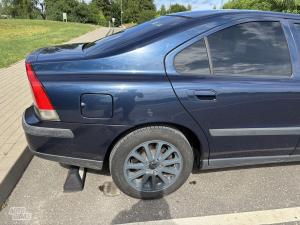 Blue Volvo S60 2001 in Vilnius, with an engine capacity of 2.40 L and mileage of 370 thousand km for 1350 €, photo 7 on AUTOMOTO.COM.LV