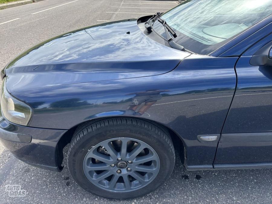 Blue Volvo S60 2001 in Vilnius, with an engine capacity of 2.40 L and mileage of 370 thousand km for 1350 €, photo 10 on AUTOMOTO.COM.LV