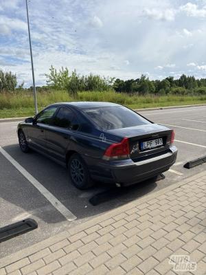 Blue Volvo S60 2001 in Vilnius, with an engine capacity of 2.40 L and mileage of 370 thousand km for 1350 €, photo 11 on AUTOMOTO.COM.LV