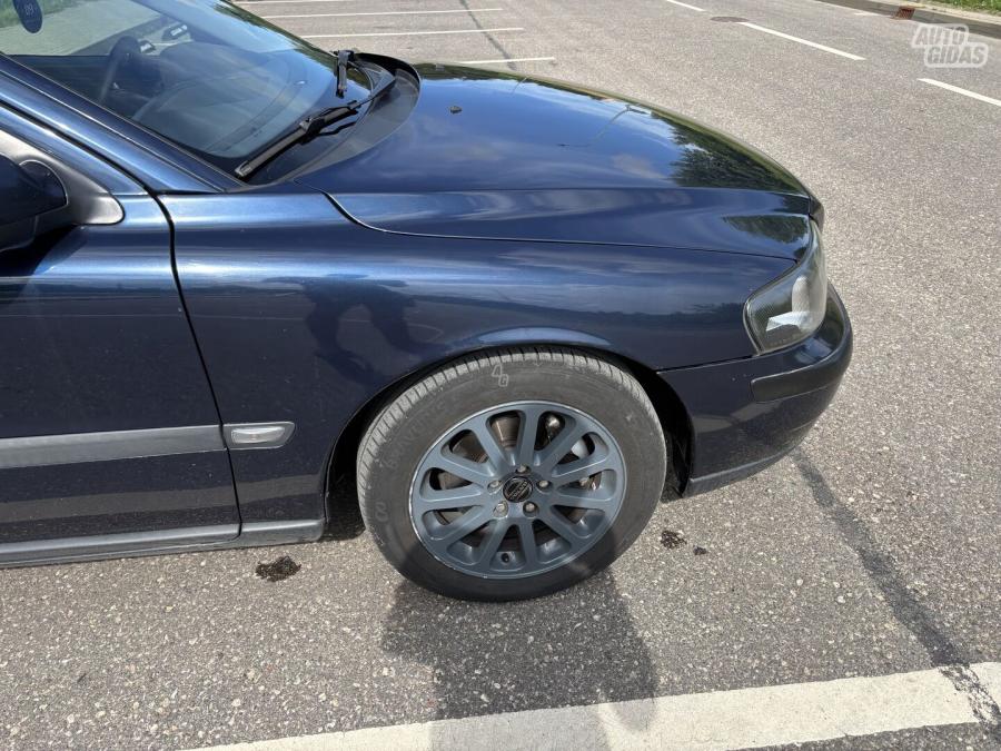 Blue Volvo S60 2001 in Vilnius, with an engine capacity of 2.40 L and mileage of 370 thousand km for 1350 €, photo 12 on AUTOMOTO.COM.LV