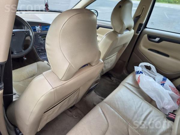 Zils Volvo S60 2001 Rīga, ar dzinēja tilpumu 2.40 L un nobraukumu 294 tūkst. km par 1200 €, foto 5 vietnē AUTOMOTO.COM.LV
