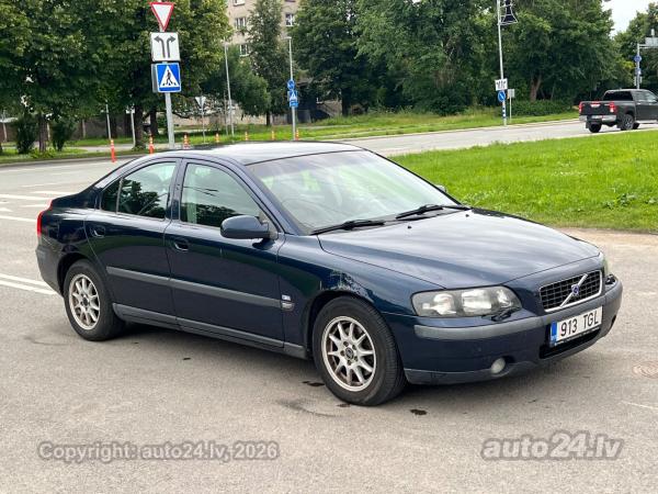 Синий Вольво С60 2001 в Нарва, объемом двигателя 2.40 л и пробегом 299 тыс. км за 799 €, фото 3 на AUTOMOTO.COM.LV