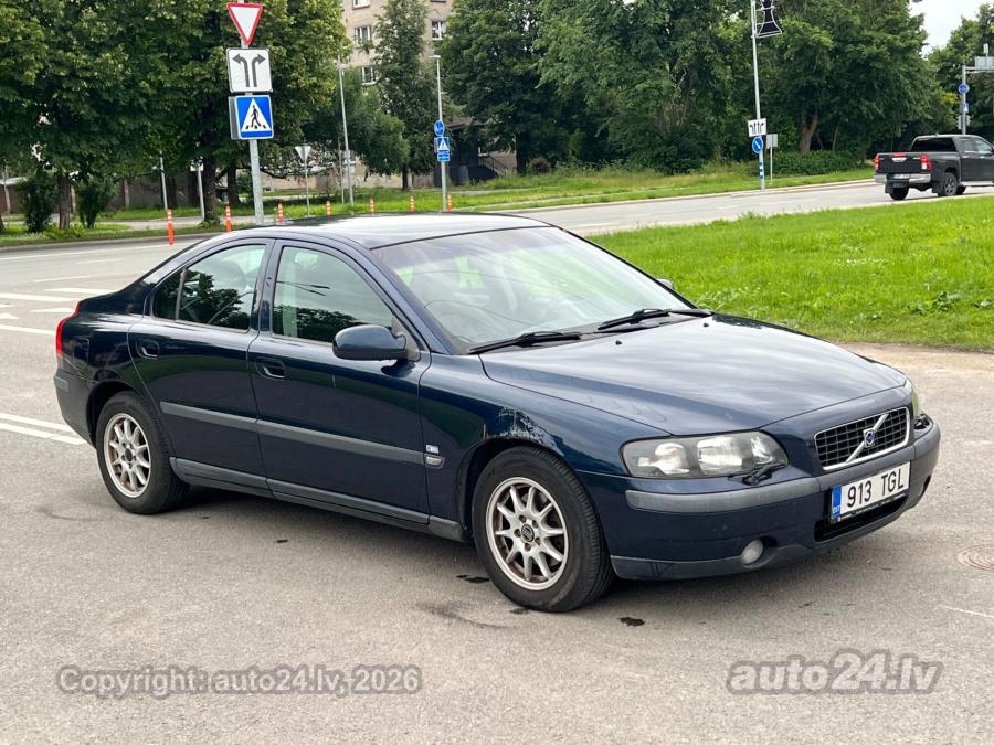 Синий Вольво С60 2001 в Нарва, объемом двигателя 2.40 л и пробегом 299 тыс. км за 799 €, фото 4 на AUTOMOTO.COM.LV