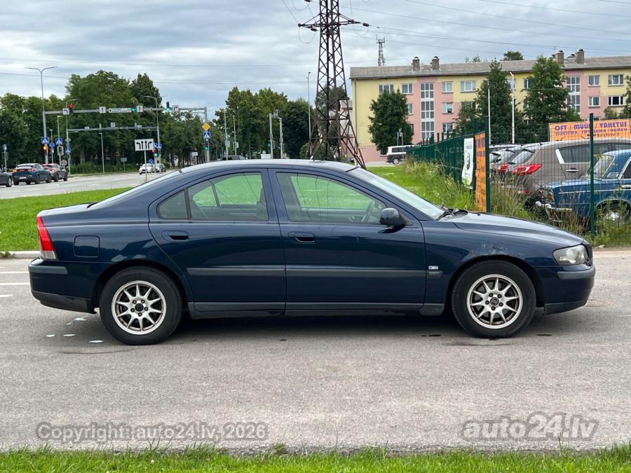 Синий Вольво С60 2001 в Нарва, объемом двигателя 2.40 л и пробегом 299 тыс. км за 799 €, фото 7 на AUTOMOTO.COM.LV