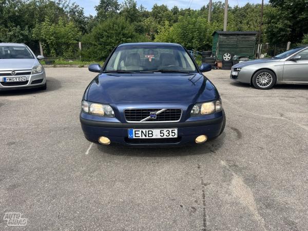 Blue Volvo S60 2001 in Siauliai, with an engine capacity of 2.40 L and mileage of 0 thousand km for 649 €, photo 2 on AUTOMOTO.COM.LV