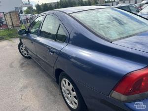 Zils Volvo S60 2001 Šauļi, ar dzinēja tilpumu 2.40 L un nobraukumu 0 tūkst. km par 649 €, foto 5 vietnē AUTOMOTO.COM.LV