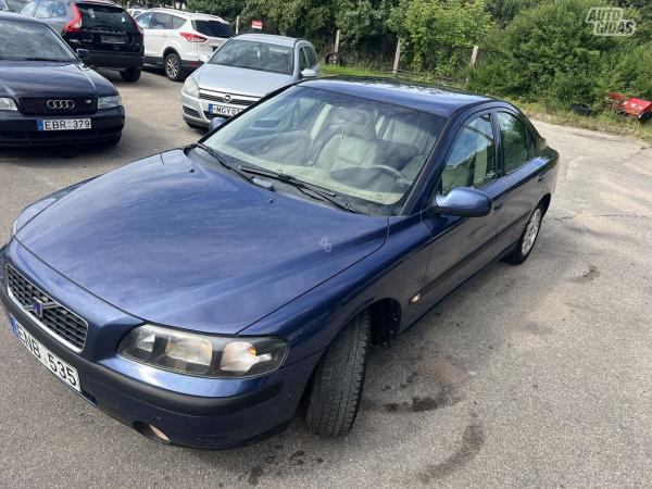 Blue Volvo S60 2001 in Siauliai, with an engine capacity of 2.40 L and mileage of 0 thousand km for 649 €, photo 5 on AUTOMOTO.COM.LV